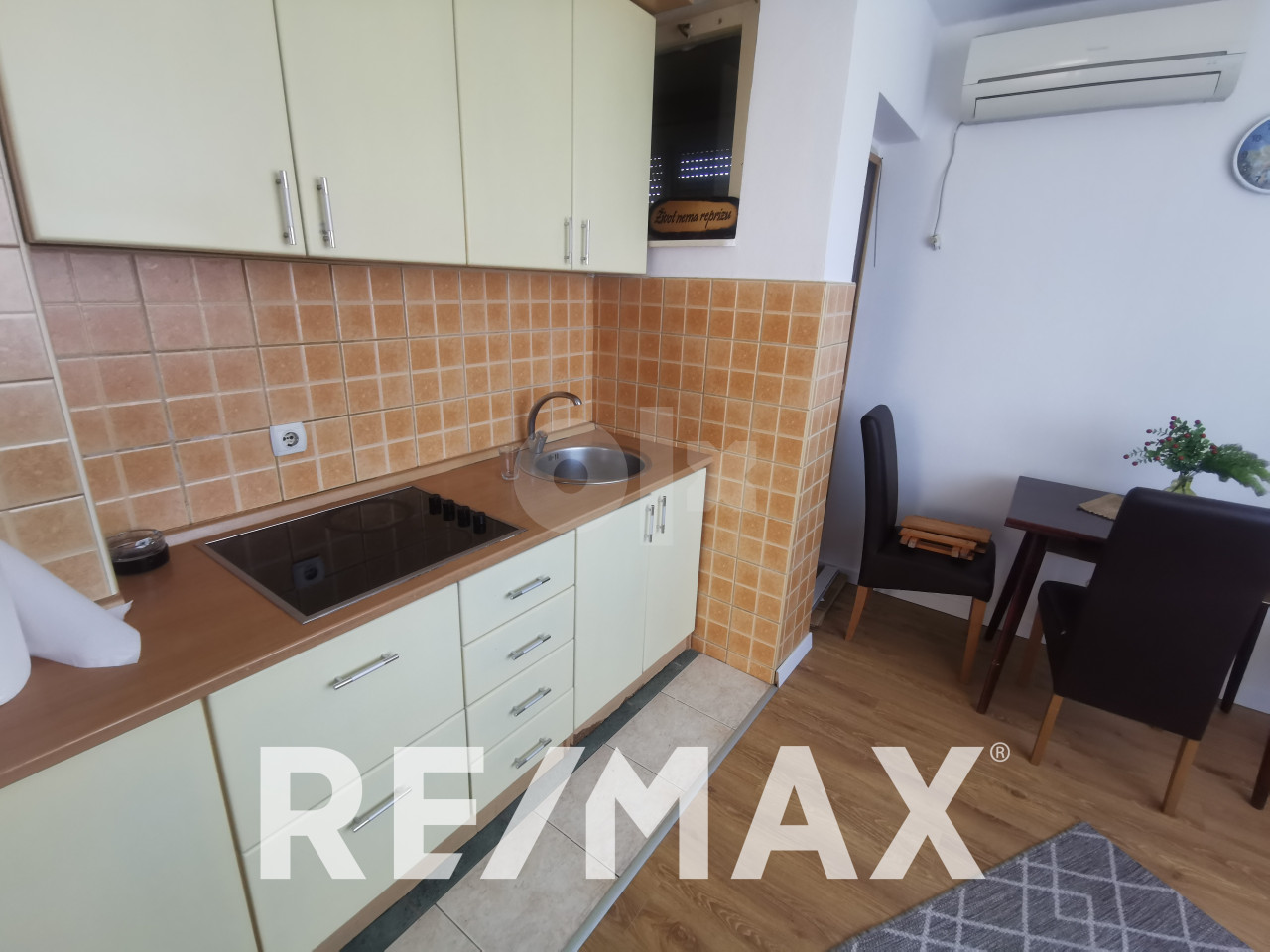 Namješten dvosoban stan 50m2 u Centru - Stanovi - OLX.ba