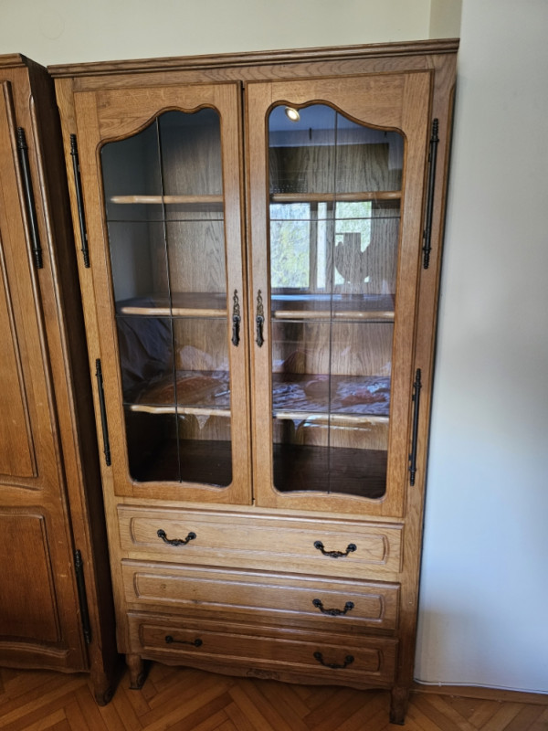 Ormar i vitrina puno drvo - Vitrine - OLX.ba