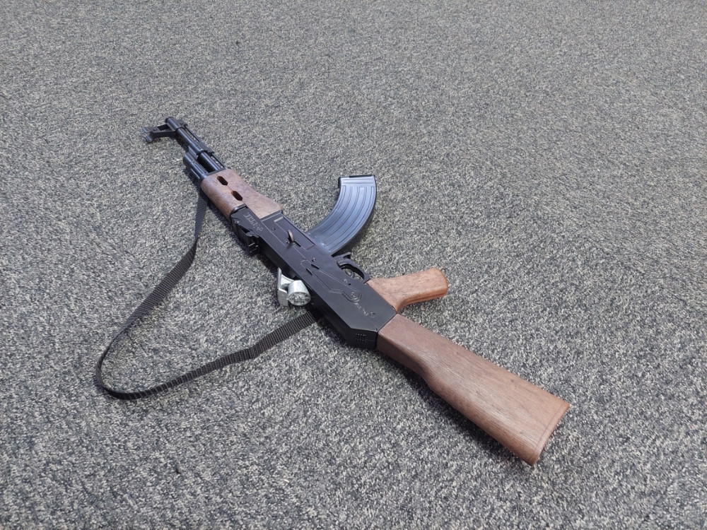 Djecja puska Kalasnjikov Metalna puska Kalas - Vazdušne puške - OLX.ba