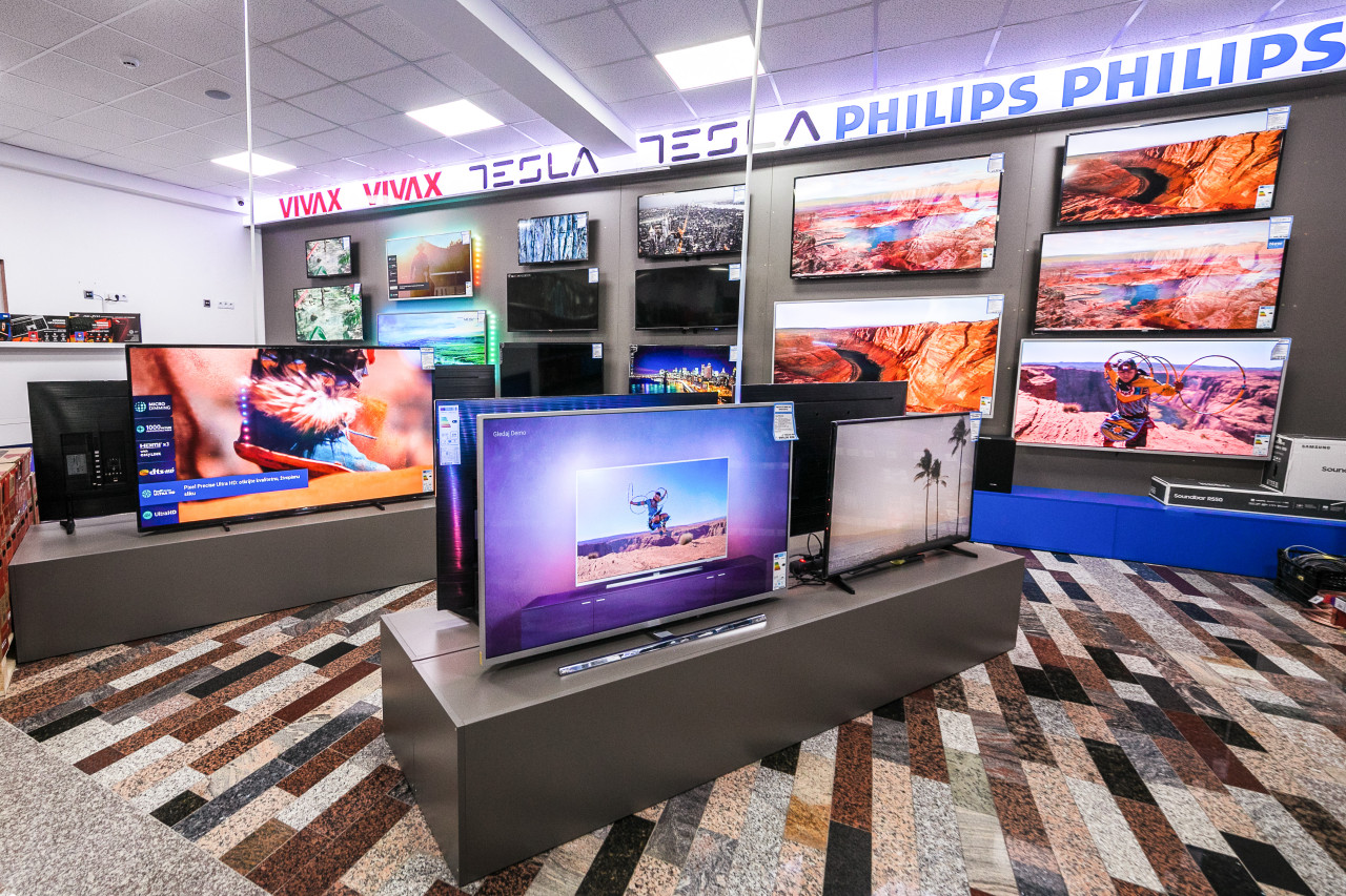 Laptop Asus R556L; i5-5200u; 940M; 256GB SSD; 8GB DOPER - Laptopi - OLX.ba