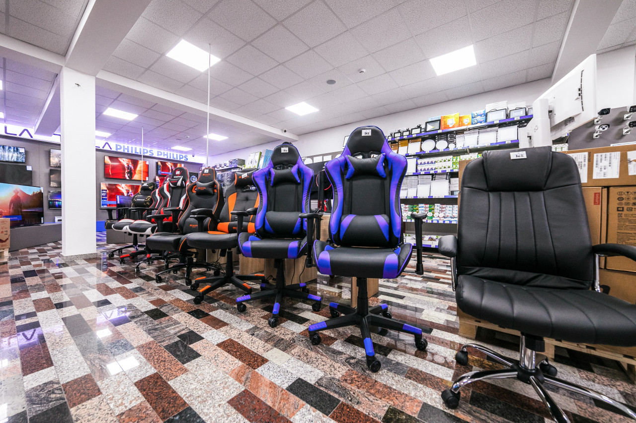 Laptop Asus R556L; i5-5200u; 940M; 256GB SSD; 8GB DOPER - Laptopi - OLX.ba