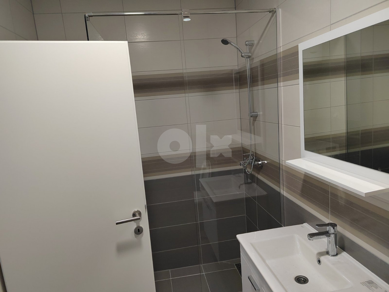 Stan Tuzla 40m2 HEEZ zgrada - Stanovi - OLX.ba
