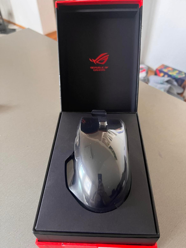 Gaming Mis Asus ROG Chakram - Miševi - OLX.ba