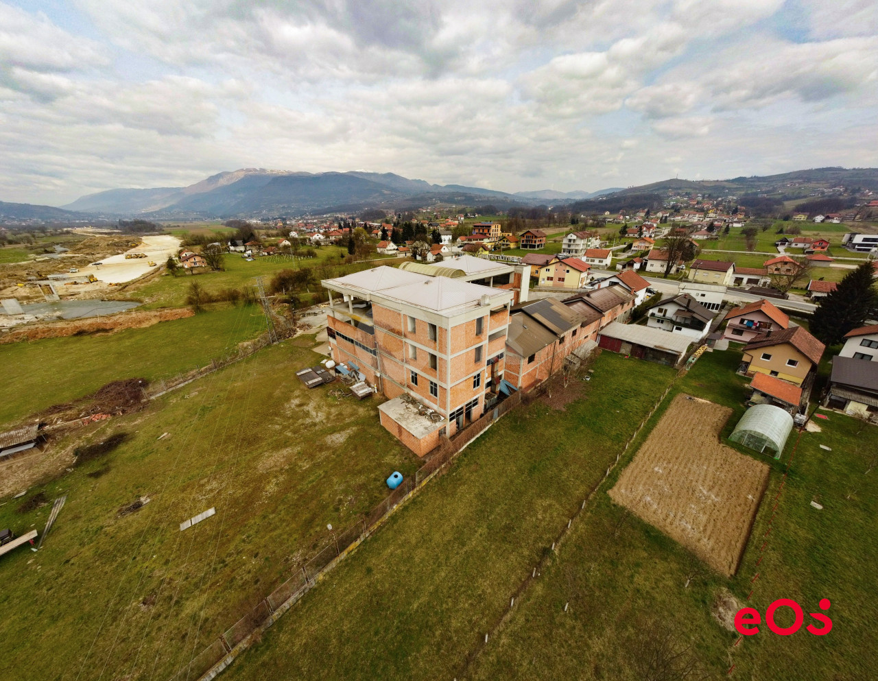 POSLOVNI OBJEKAT Nova Bila, Travnik 5.117m2 - Poslovni prostori - OLX.ba
