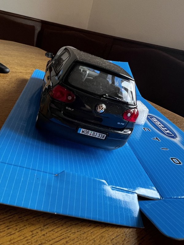 maketa golf 5 - Autići (makete automobila) - OLX.ba