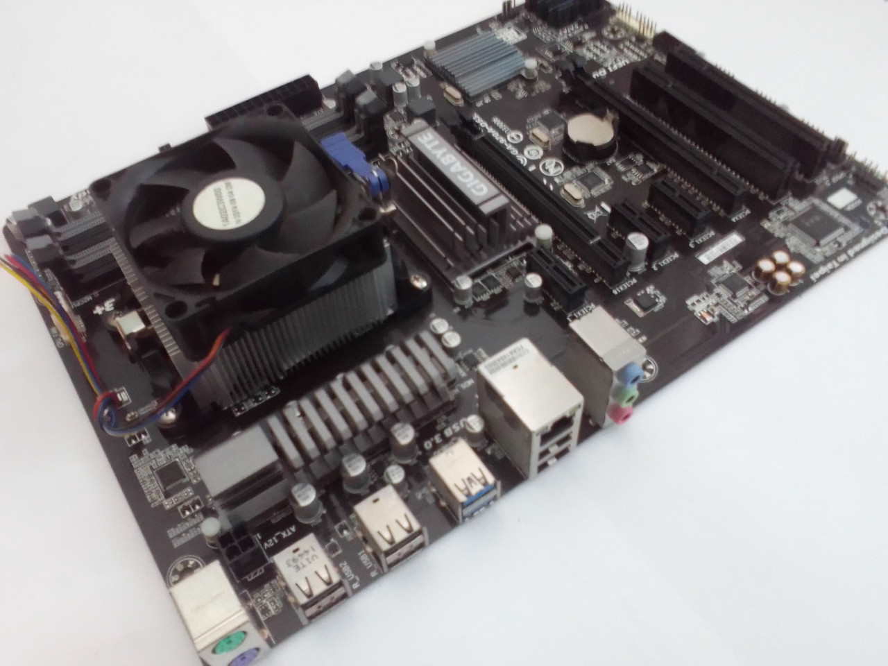 Matična ploča Gigabyte AM3+ socket 10 km - Matične ploče - OLX.ba