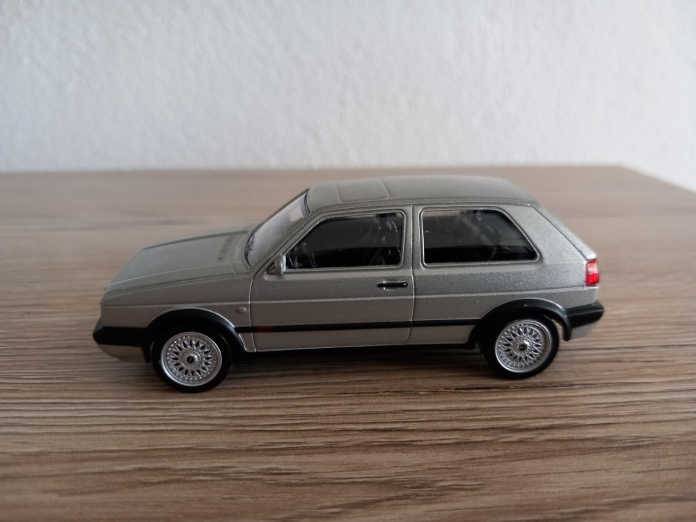 Maketa Golf 1/43 model autic - Autići (makete automobila) - OLX.ba