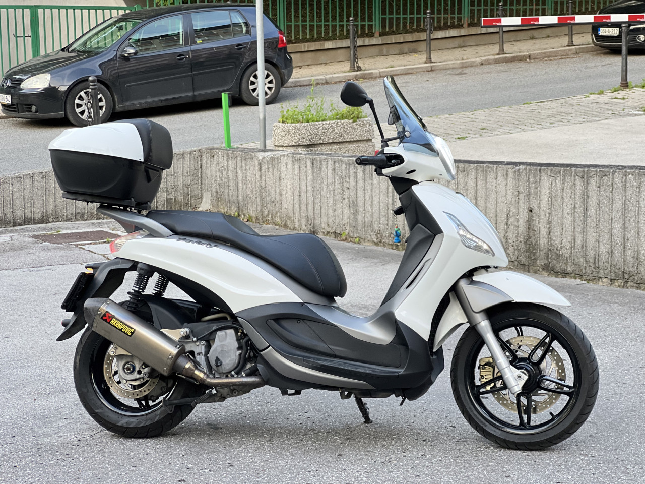 PIAGGIO BEVERLY 350 ST 350ST AKRAPOVIC SKUTER FUL OPREMA - Motocikli ...