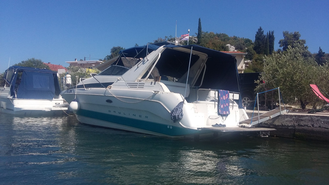 Gliser Bayliner Ciera 3055 brod jahta - Nautika - OLX.ba
