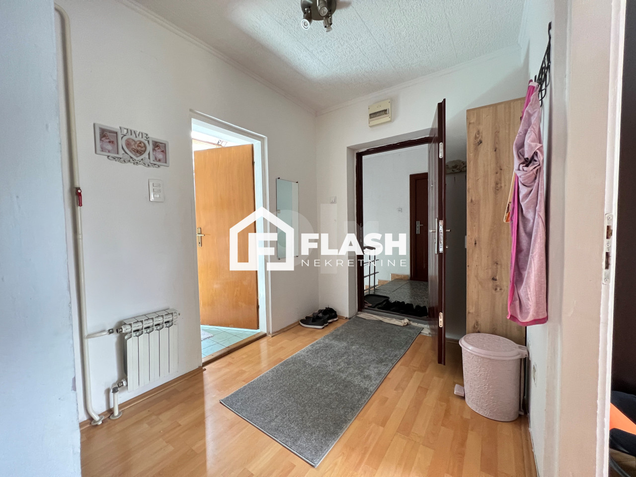 FLASH: Dvosoban stan - ZENICA - Aska Borića - Stanovi - OLX.ba