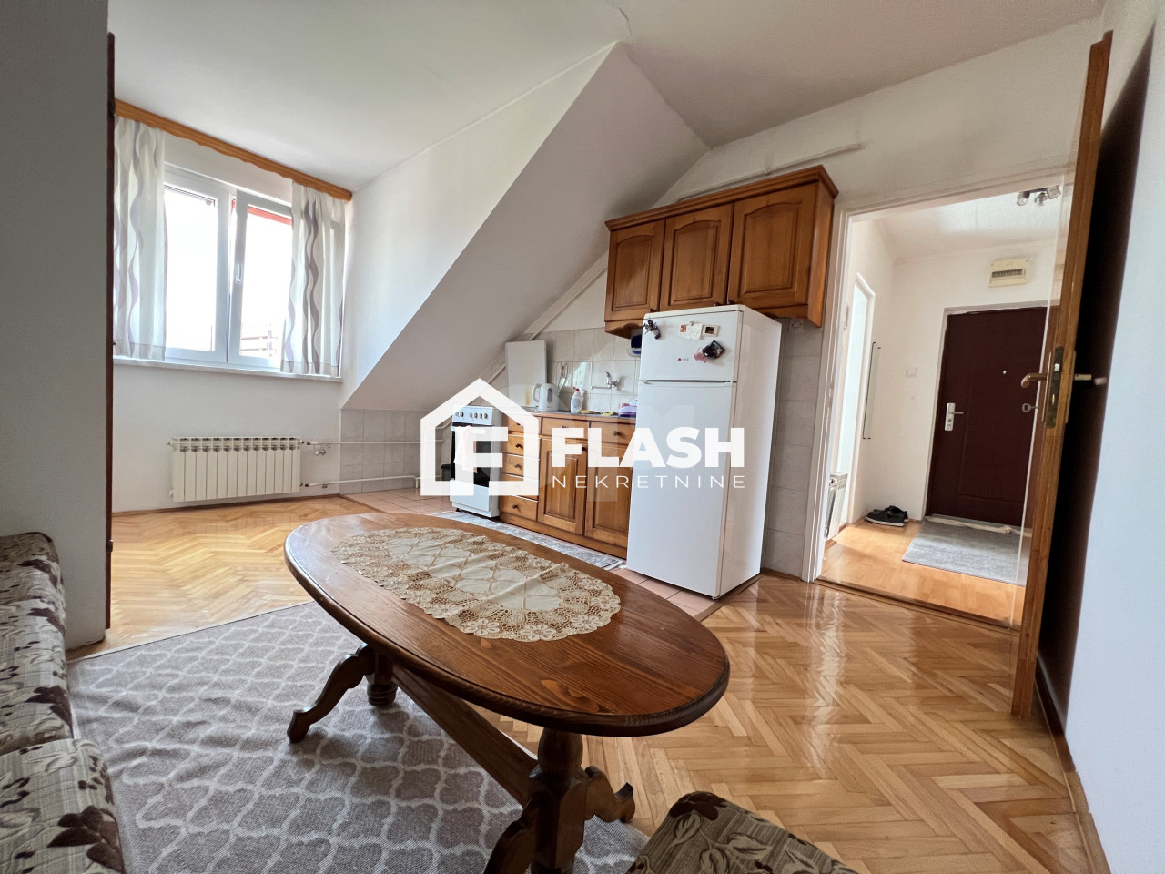 FLASH: Dvosoban stan - ZENICA - Aska Borića - Stanovi - OLX.ba