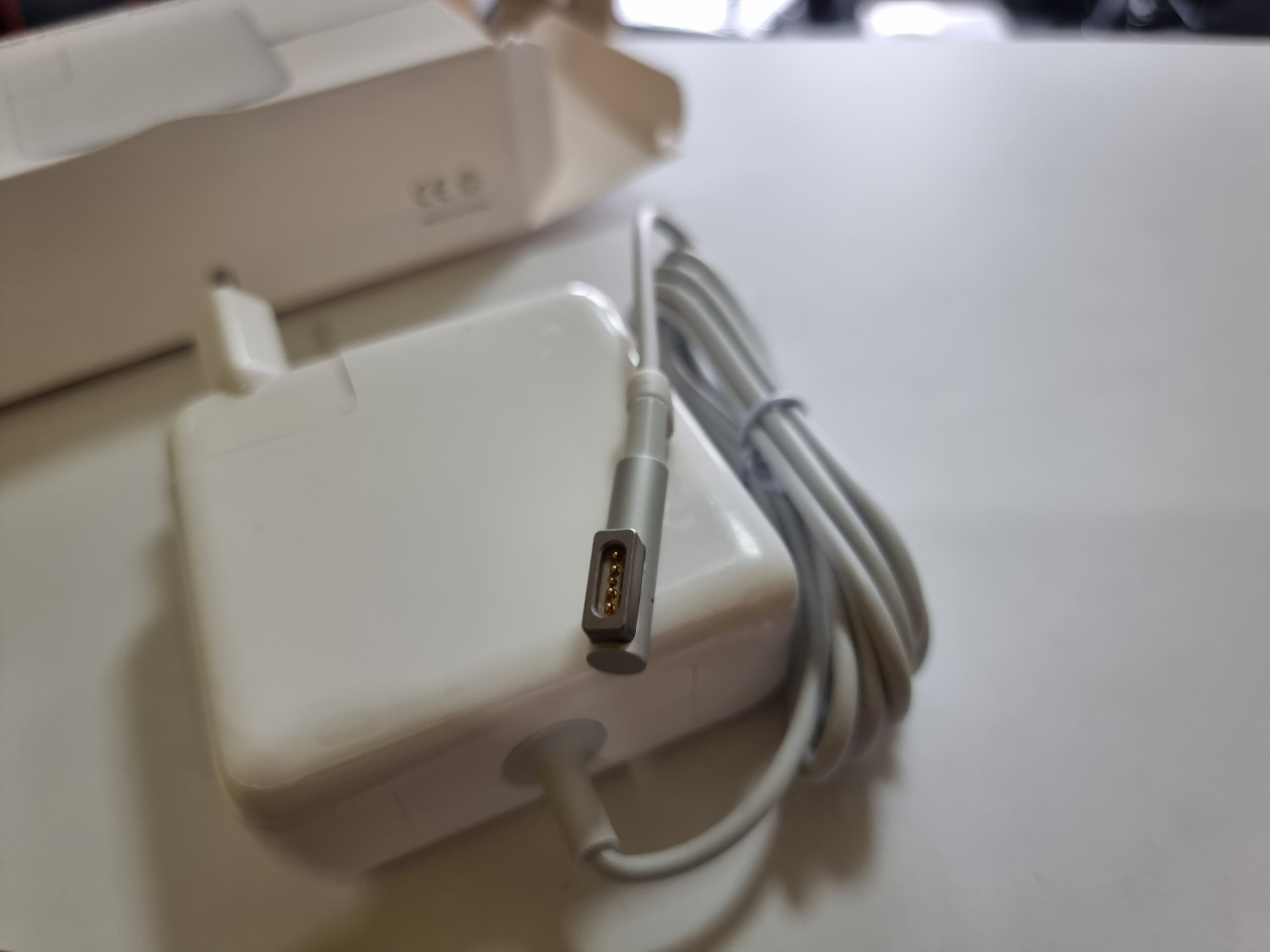 Punjac za Apple MacBook Pro laptop 60W MagSafe - Punjači - OLX.ba