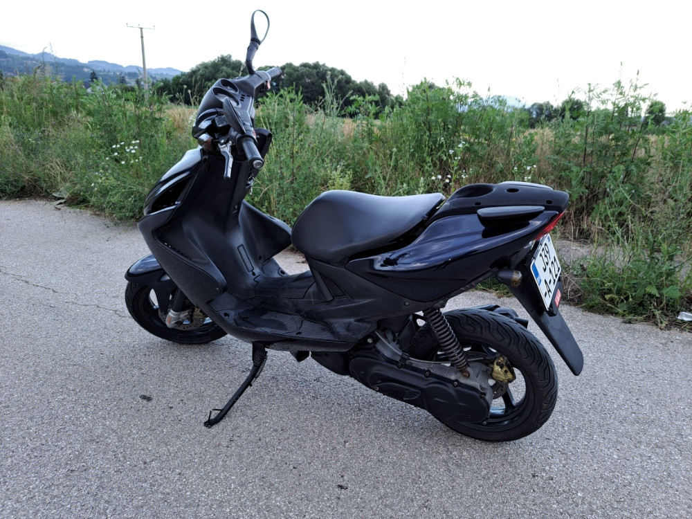 Yamaha aerox. *fixna cijena* uvoz swicarska - Motocikli - OLX.ba