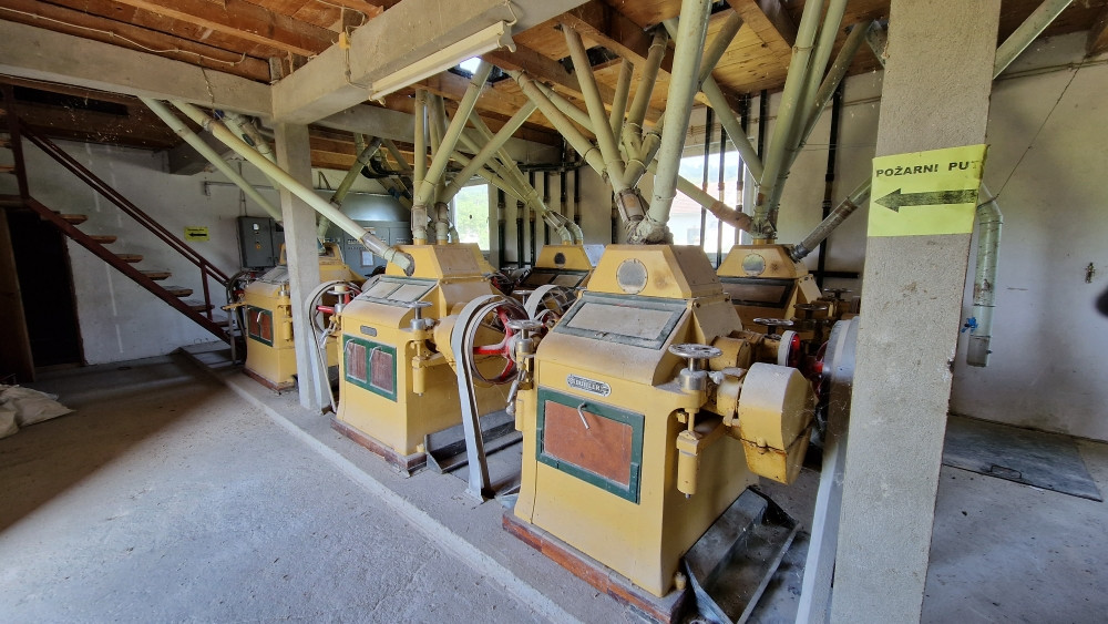 MLIN-KOMPLET MAŠINE I SILOS na prodaju - Mlinovi, Krunjači i Prekrupači ...