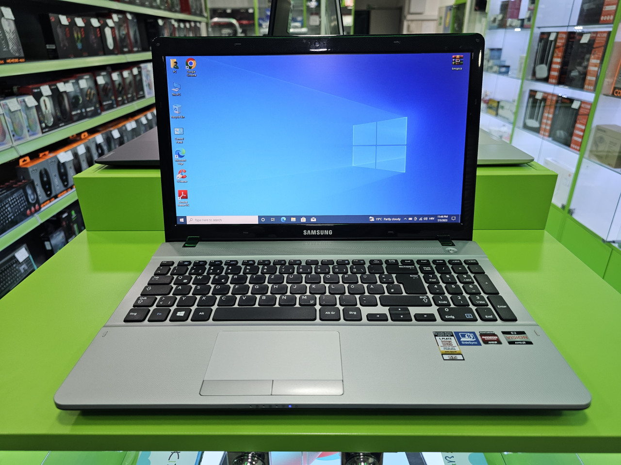 Laptop Samsung 15,6" AMD E2-2000 /16GB/SSD 128GB - Laptopi - OLX.ba