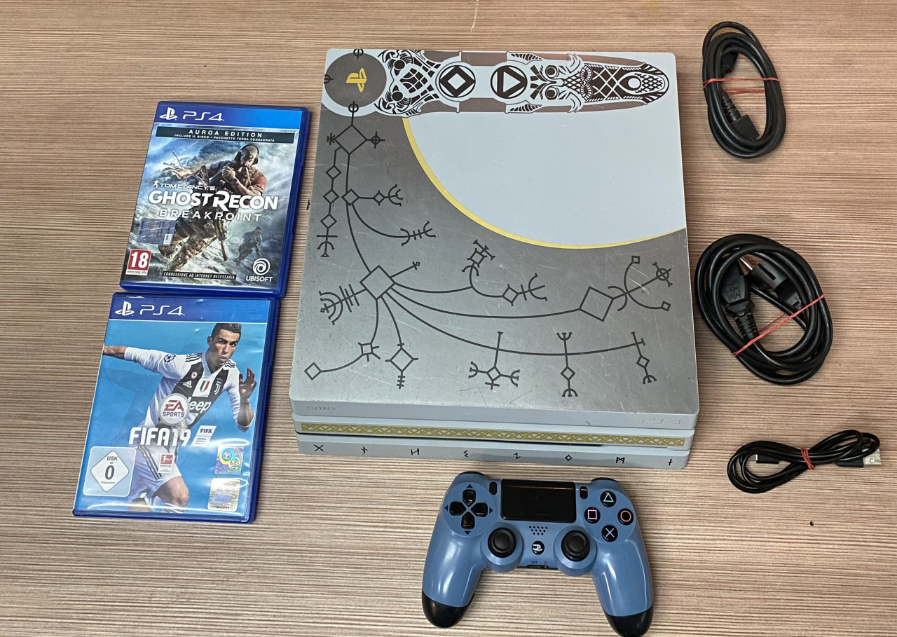 PS4 Pro 1TB Special Edition Playstation 4 Play Station - Konzole - OLX.ba