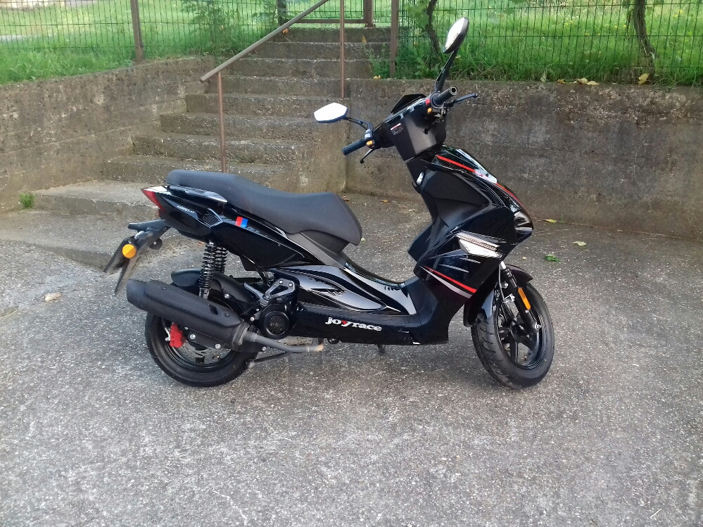 JOYRACE ROCKET SKUTER KEEWAY - Motocikli - OLX.ba