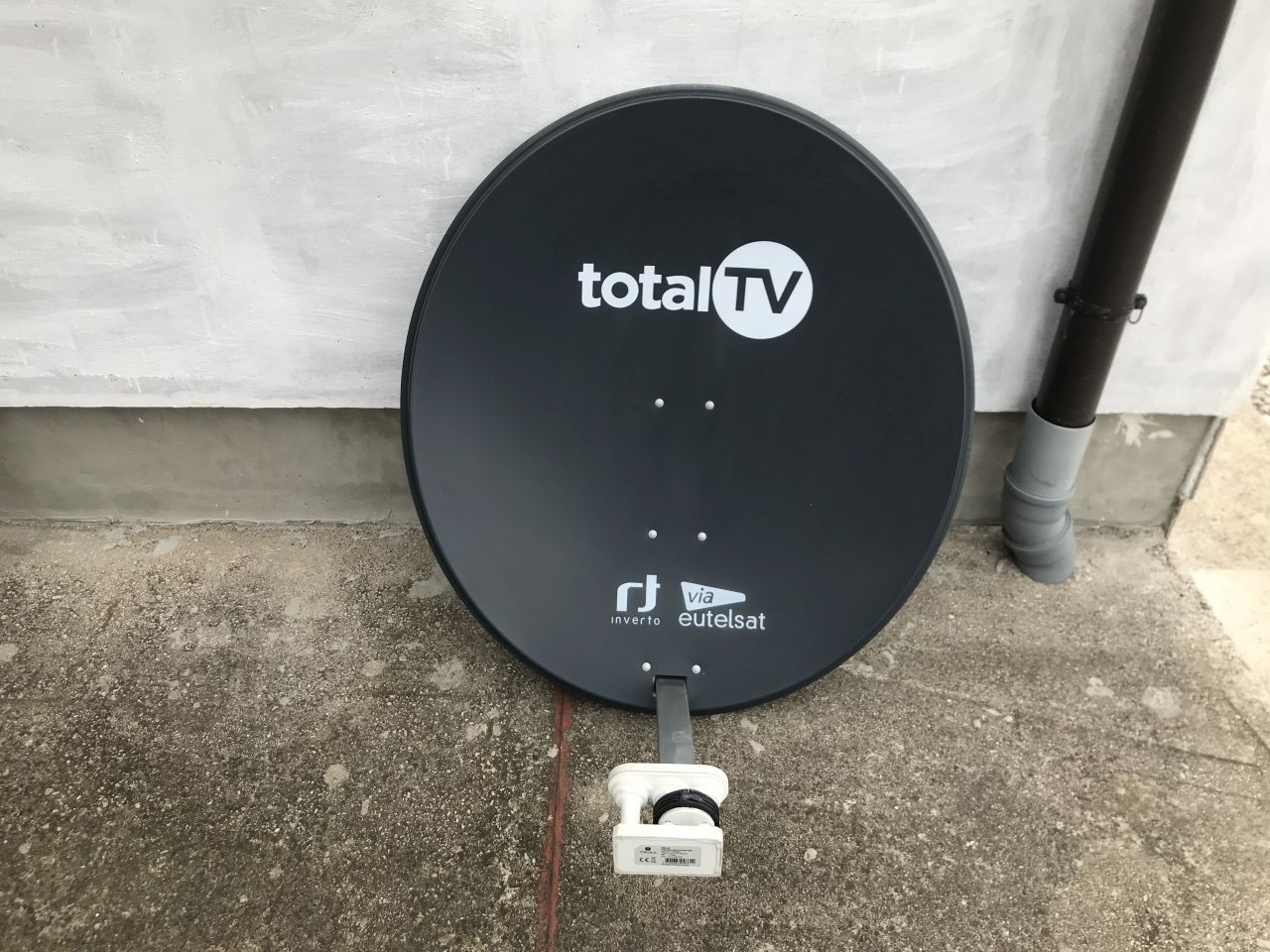 Satelitska antena tanjir Total Tv sa triple lnb om - Satelitski tanjiri/antene - OLX.ba