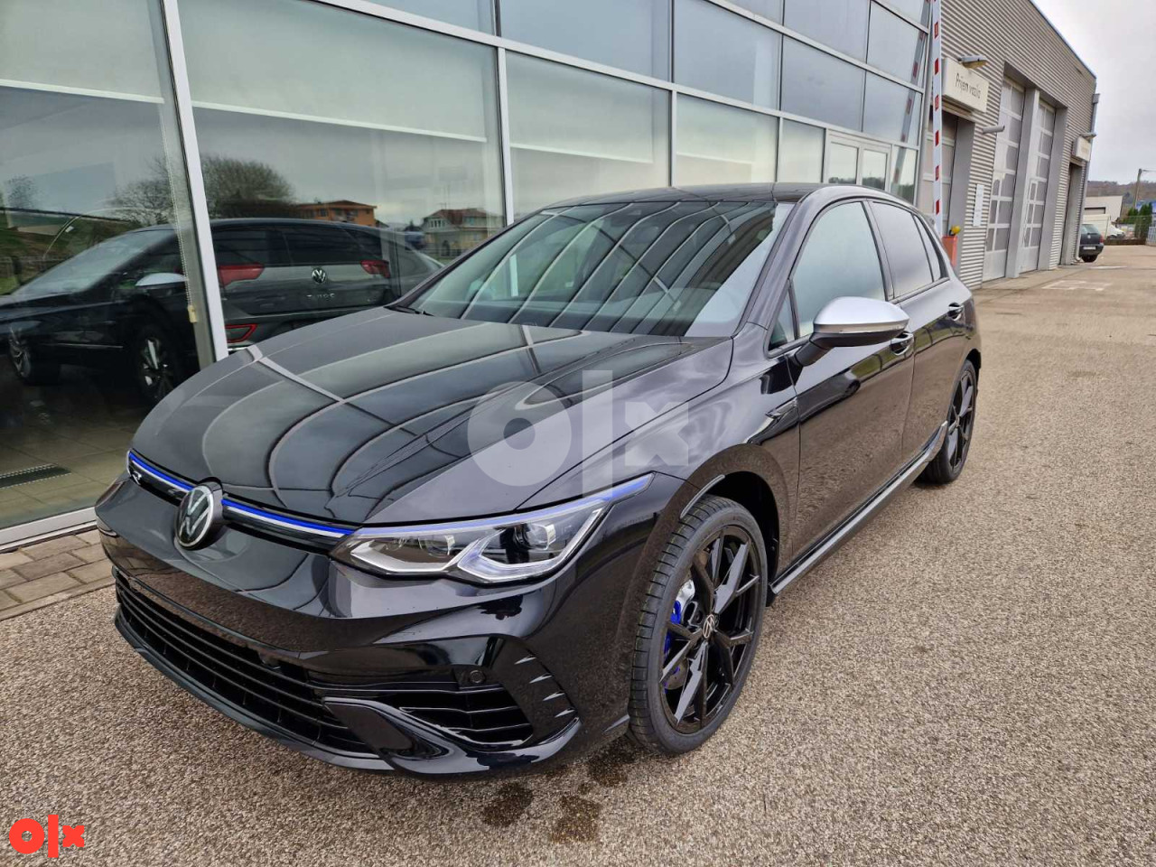 VW Golf 8 R Performance 2.0 TSI 333 KS 4Motion Akrapovič - Automobili ...