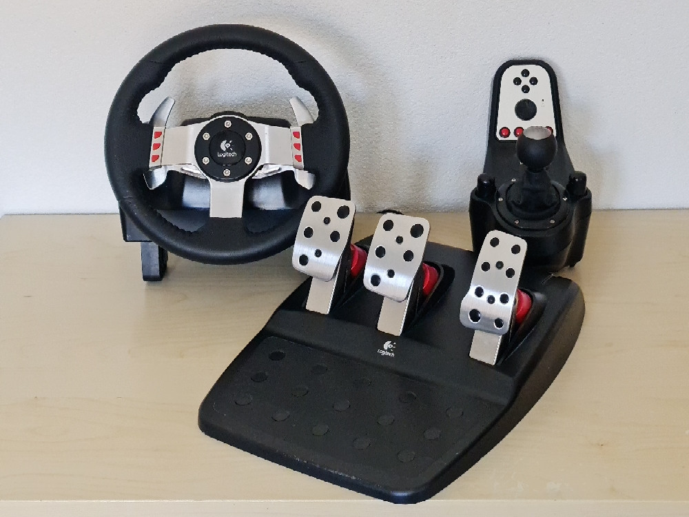 LOGITECH G27 GAMING VOLAN - Volani za PC i konzole - OLX.ba