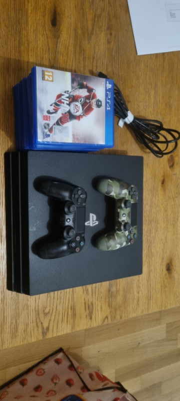 Ps 4 pro 1T - Konzole - OLX.ba