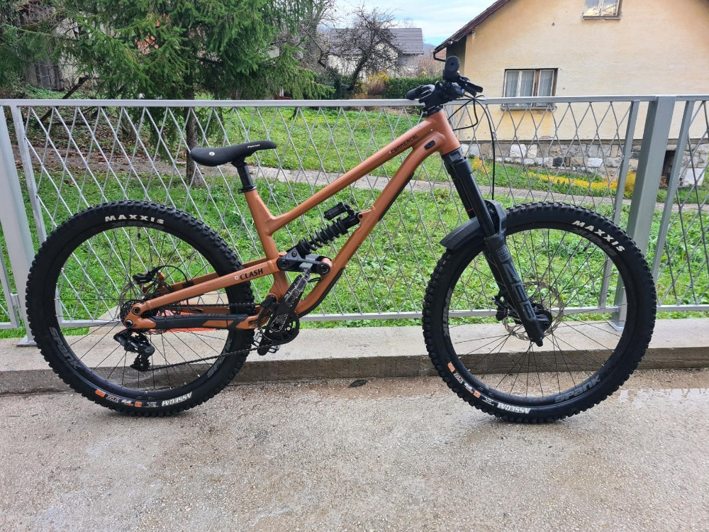 Commencal Downhill Enduro Full suspension 2022 - Bicikli - OLX.ba