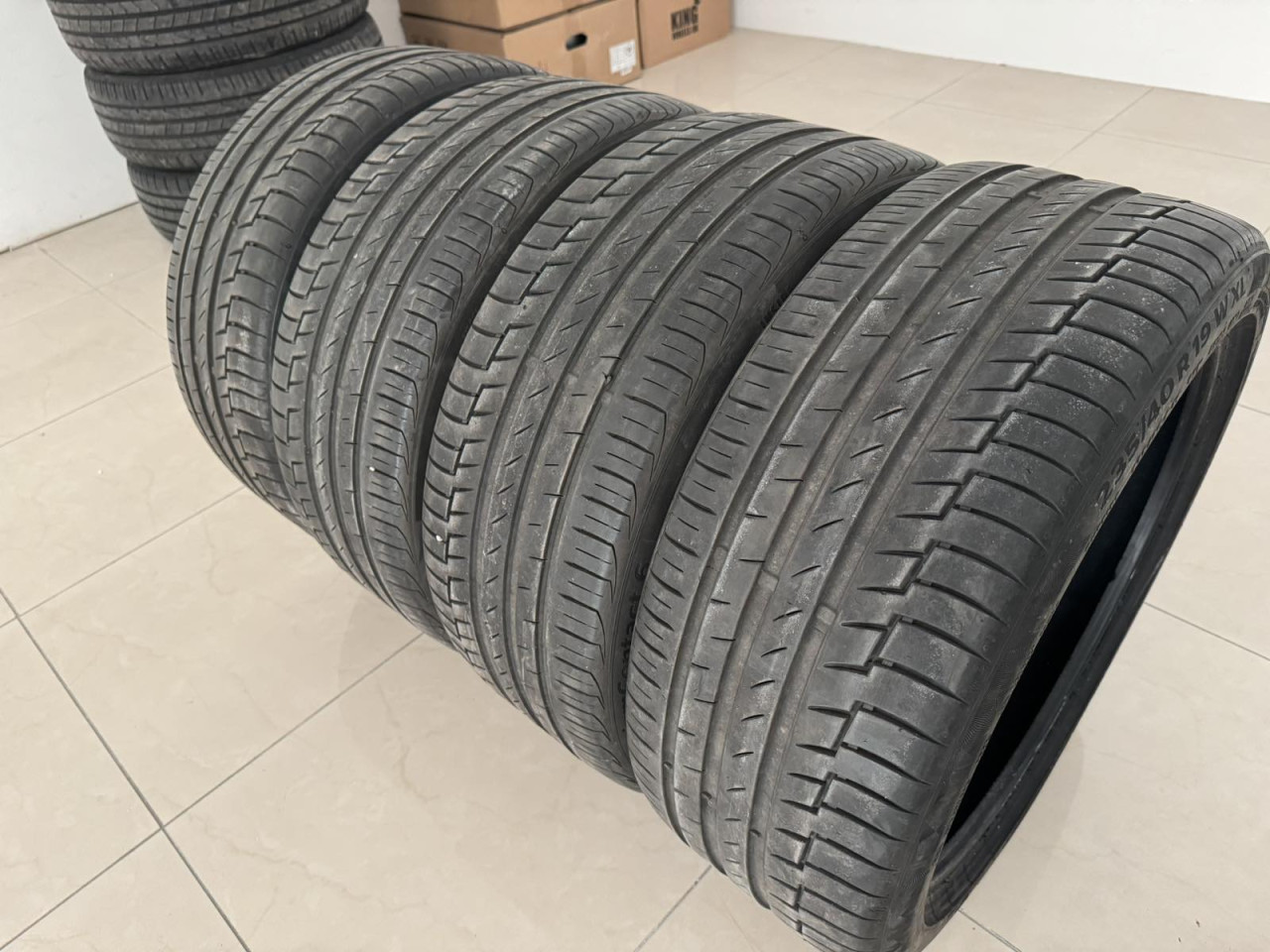 4 x Ljetne Gume 235 40 19 CONTINENTAL PC6 - Gume za automobile - OLX.ba