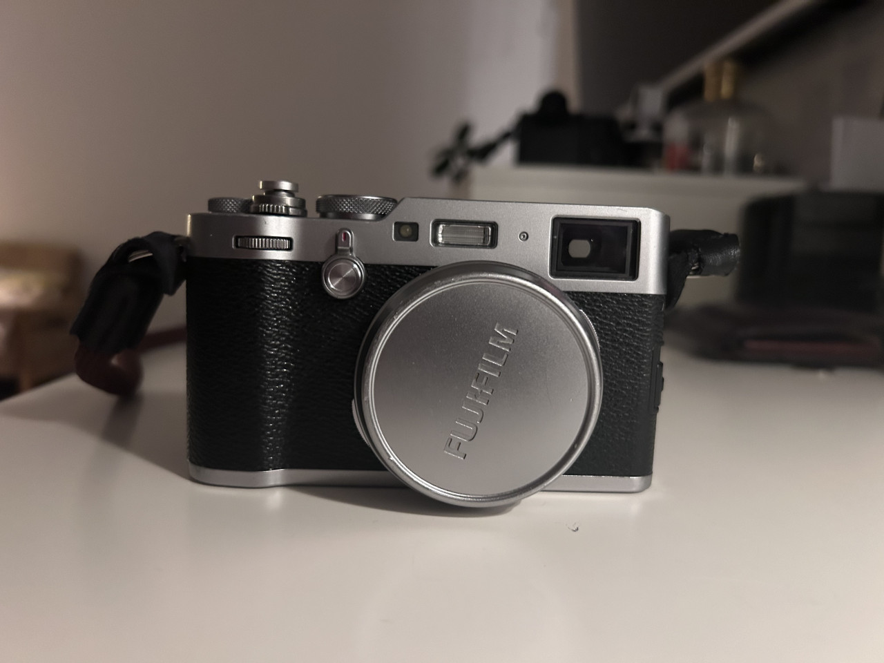 FUJIFILM X100F Digital Camera (Silver) - Digitalni fotoaparati - OLX.ba