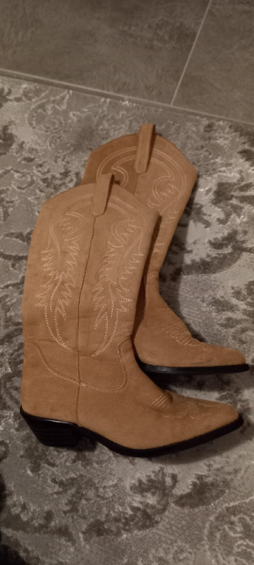 Čizme, švajcarska roba, kao nove, br 39, vidi detaljno - Cipele i ...