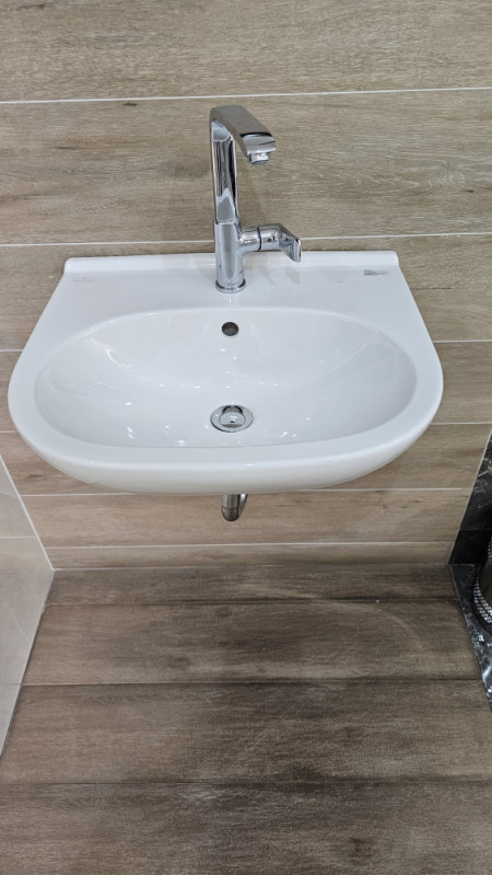 Villeroy umivaonik + polusifon - Umivaonici/Lavaboi - OLX.ba