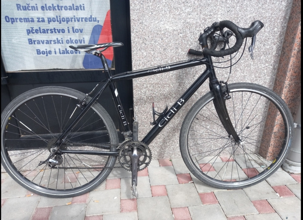 Cicli B , cestovno Italijansko biciklo, karbon ,ultegra deore xt ...