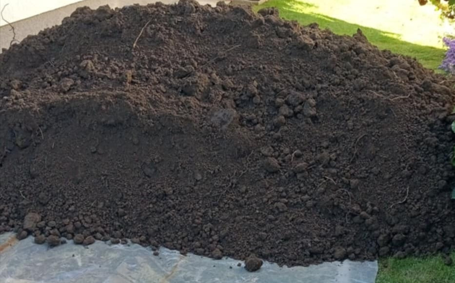 HUMUS ZEMLJA PLODNA ZEMLJA PREVOZ - Zemlja i gnojivo za vrt - OLX.ba